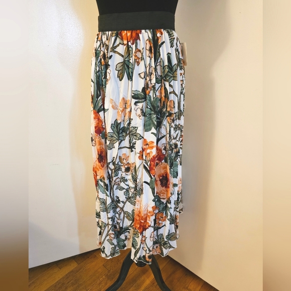 Skirts | Maxi Skirt Floral Color Print In Semi Pleated Skirt | Poshmark